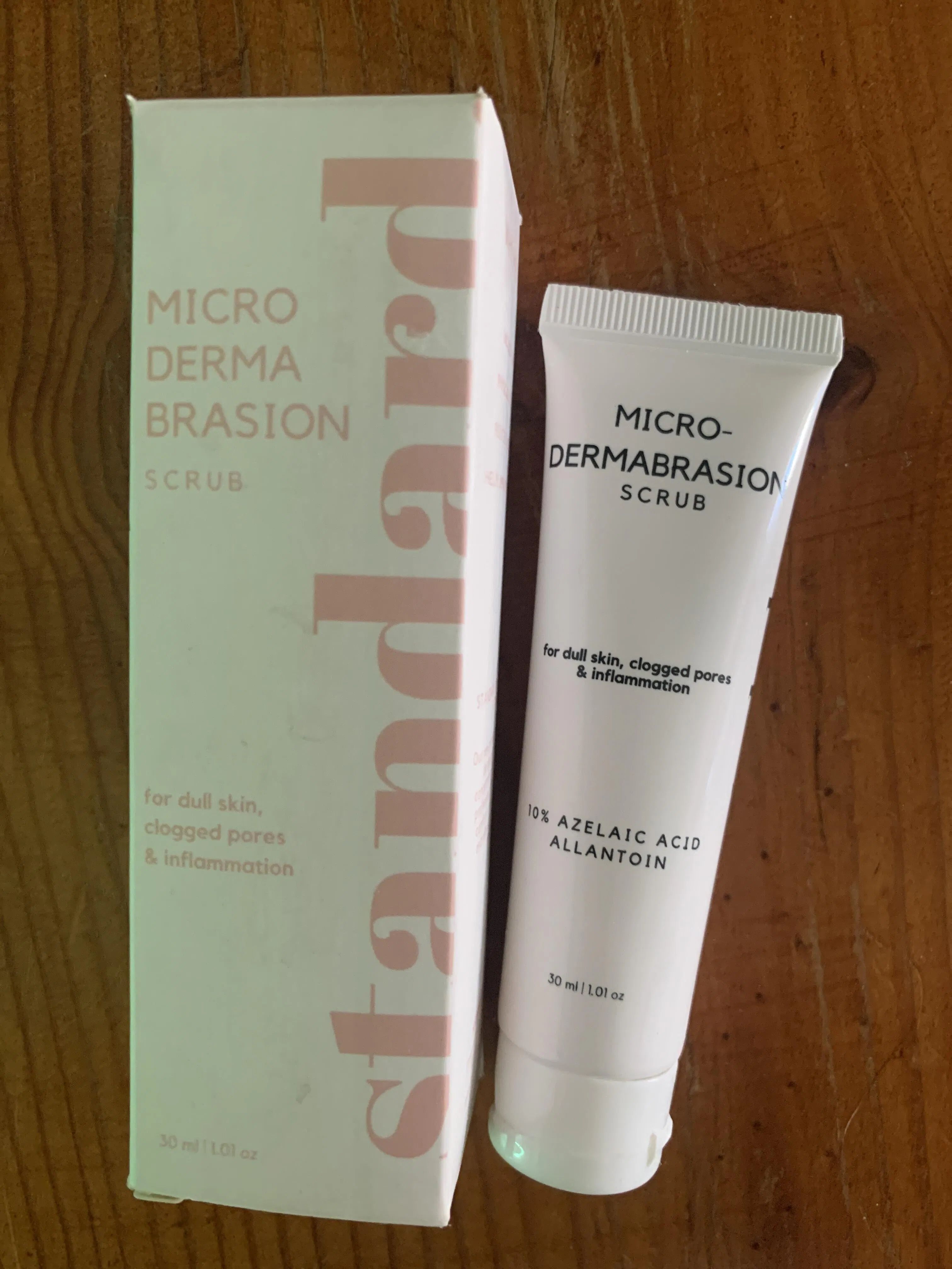 Microdermabrasion Scrub with 10% Azelaic Acid – Standard Skin & Beauty