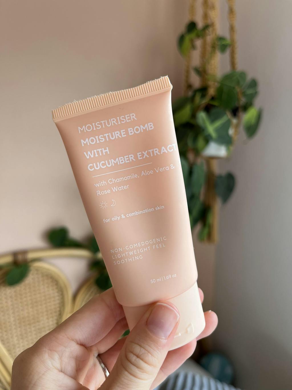Moisture Bomb – Standard Skin & Beauty