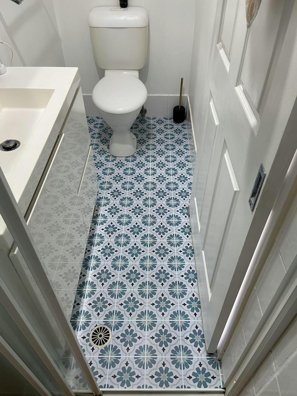 Vinyl Floor Stick on Tile - Green Flower – Stick on Tiles Australia