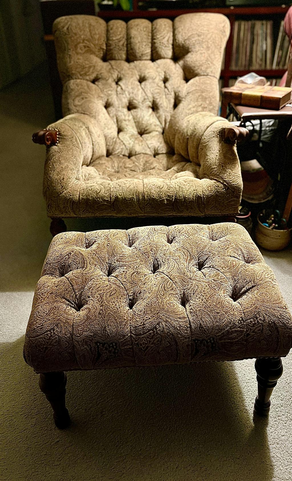 Leopold's Chair & Ottoman Set – Stickley Brand