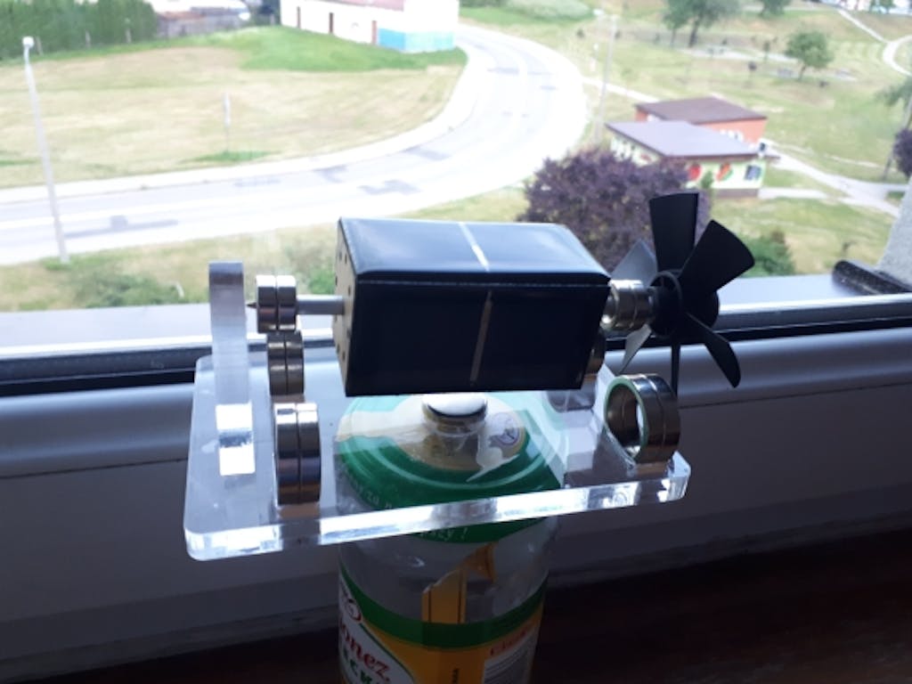 Stark Solar Motor Toy Magnetic Suspension Fan Blade Creative Decoration ...