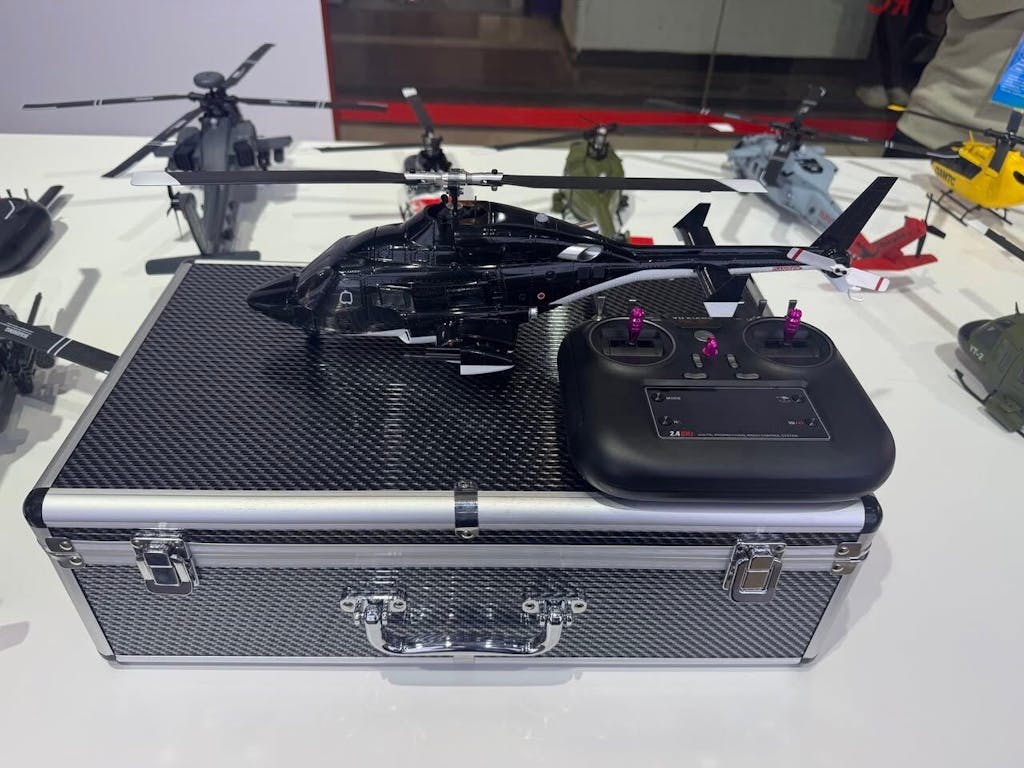 WOLFBUSH AW-911 Airwolf 1/34 Scale RC Helicopter Smart GPS 2.4G 9CH 6G ...