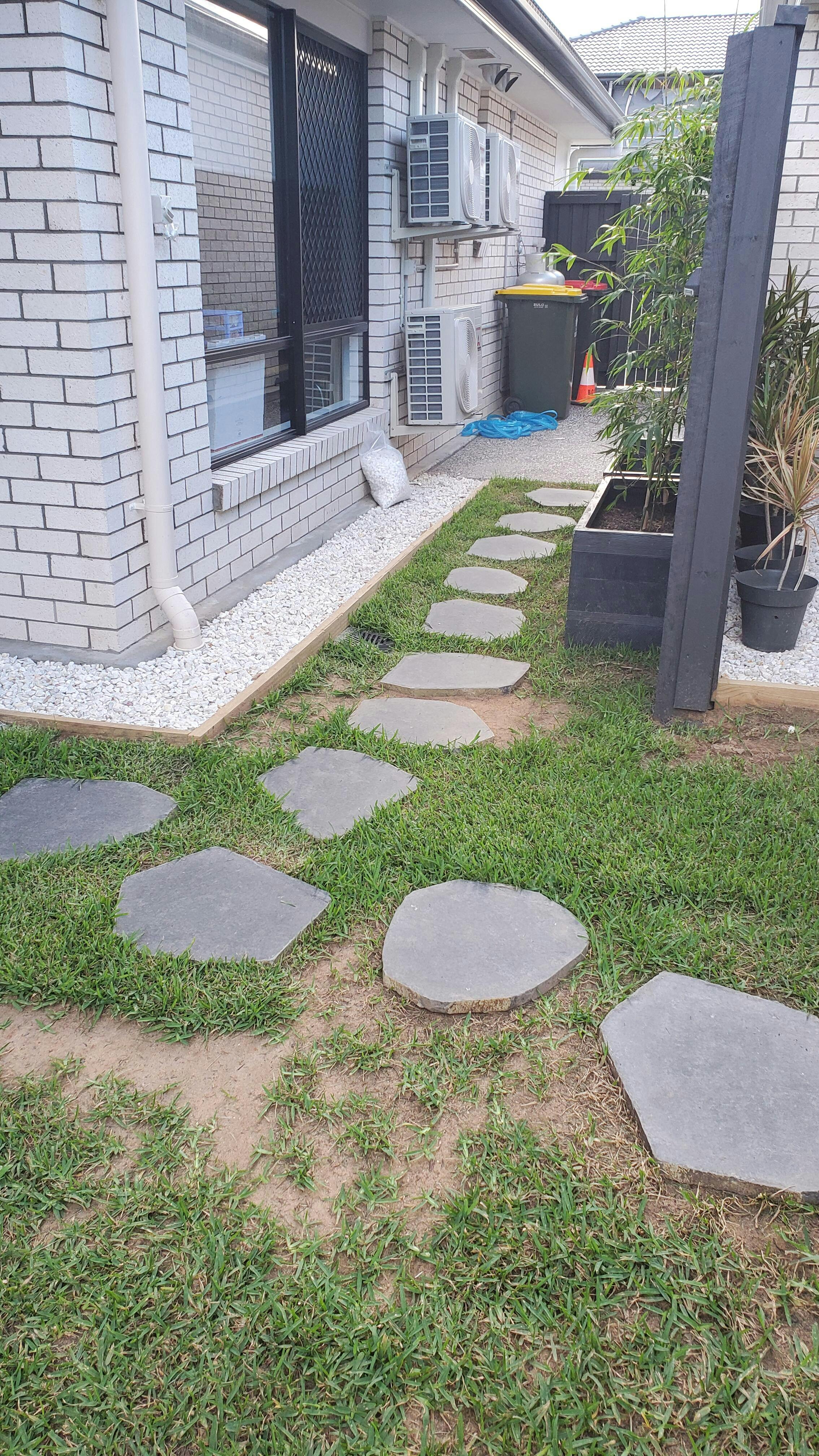 Bluestone Sawn Random Shape Stepping Stone – Stone and Rock