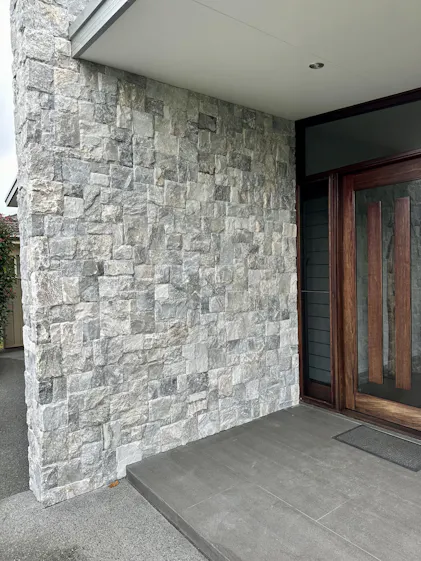 Natural Stone Wall For Grey Grey Basalt LYNIA™ Interlocking Tile