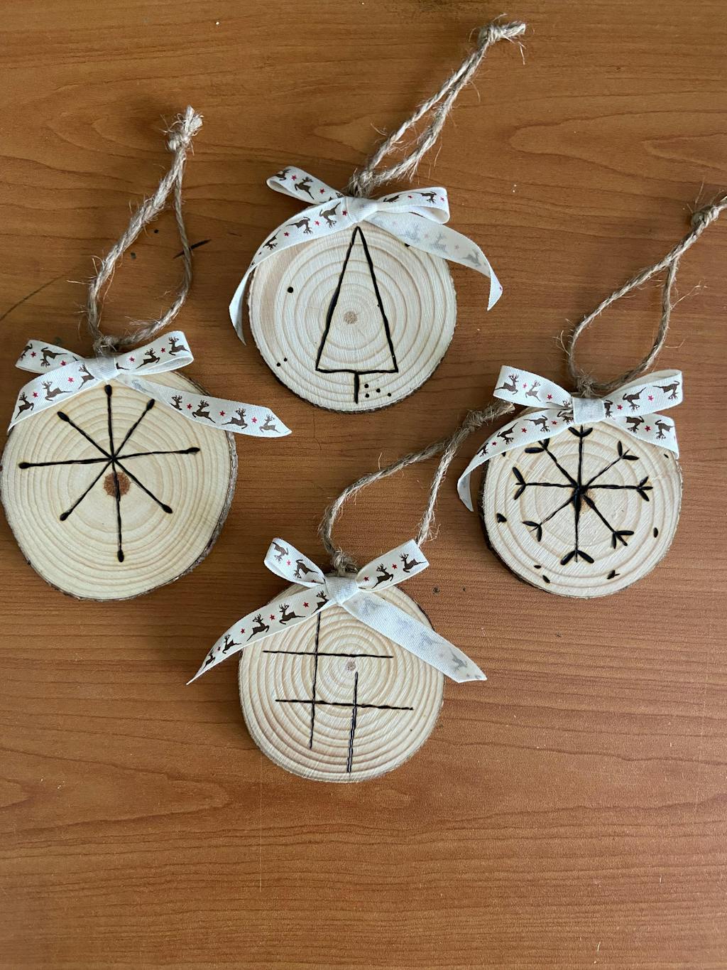 Wood Slices 6 - 8 cm (Pack of 10) | Stringybark Supplies