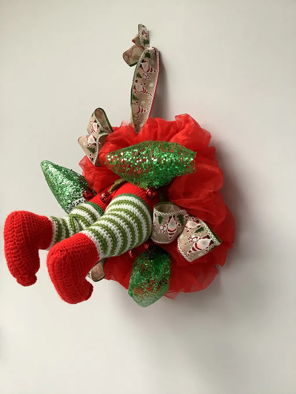 Elf Christmas Wreath PDF - StringyDingDing