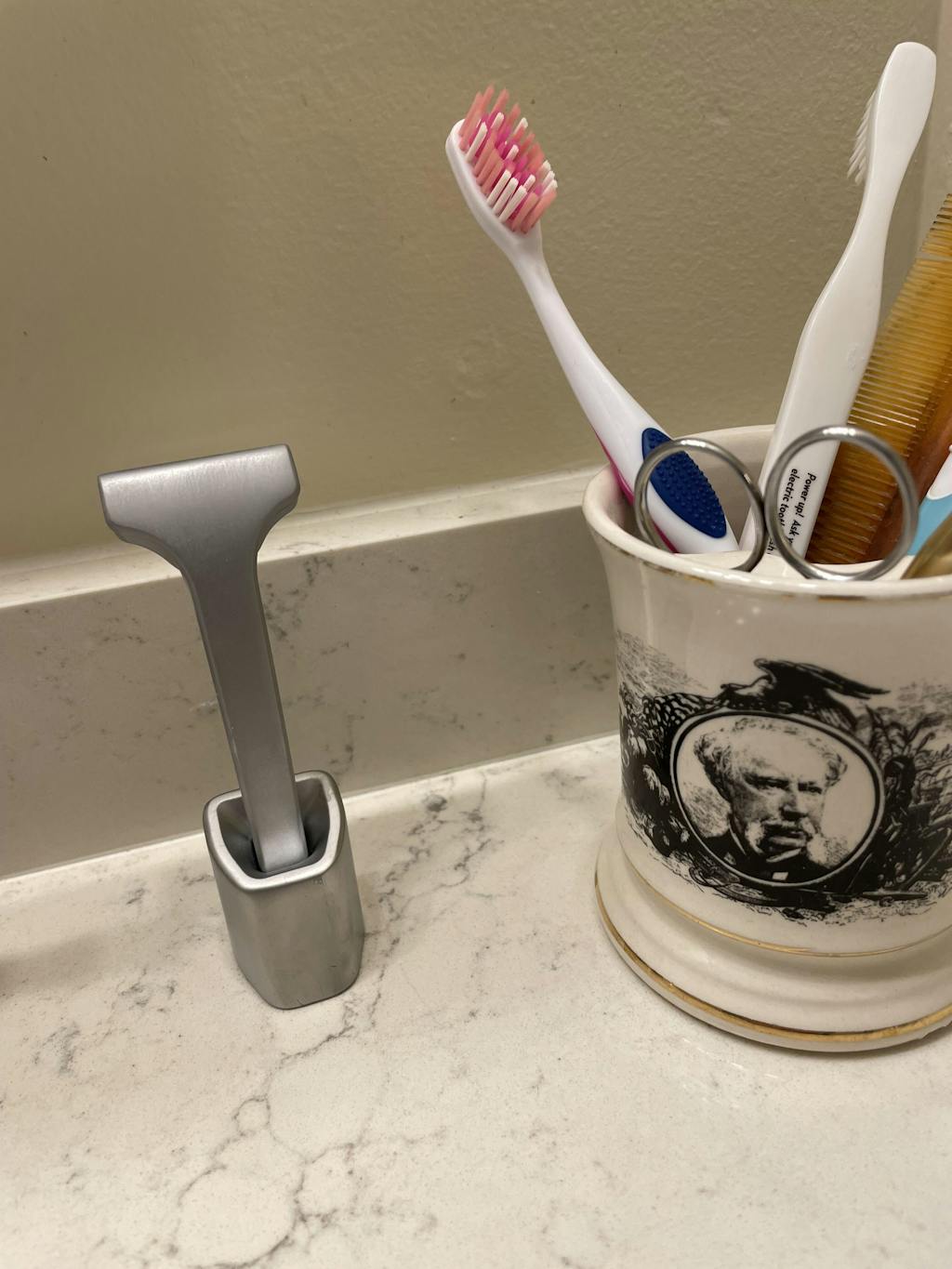 Single Edge Razor Stand – Supply