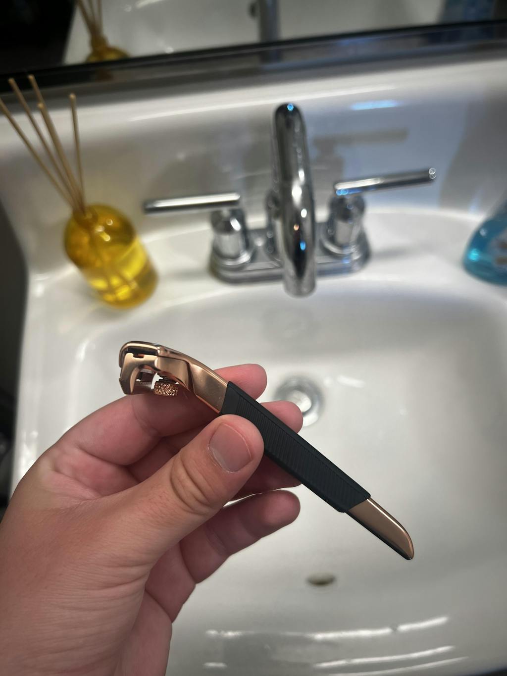 Meet the Single Edge SE Razor | Supply