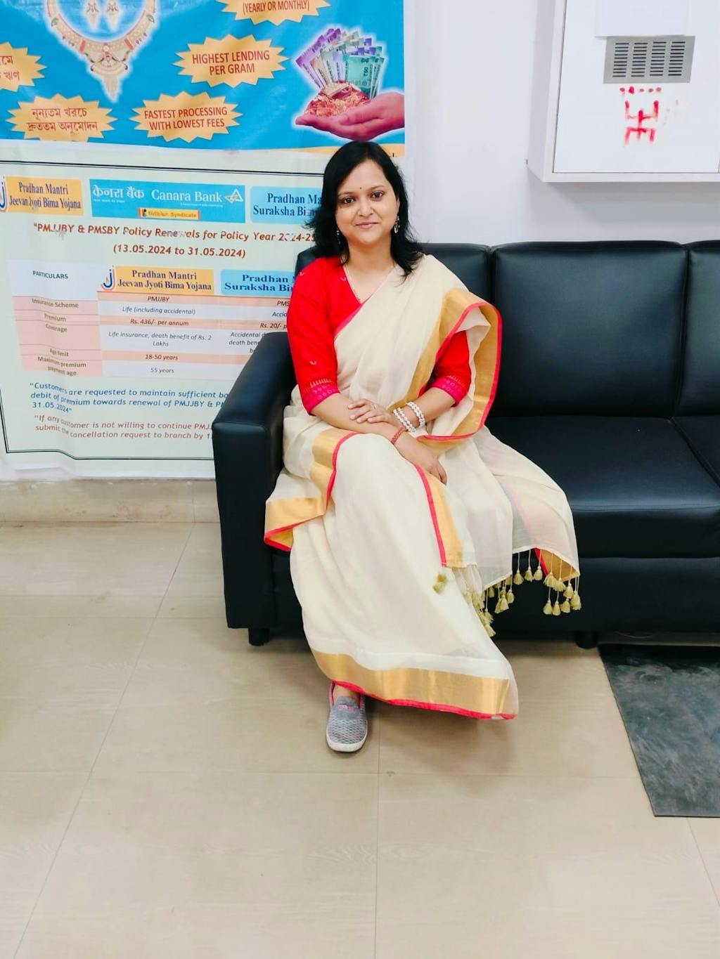 Mulmul Cotton Off White Saree With Tassels|Manjaadi|Suta