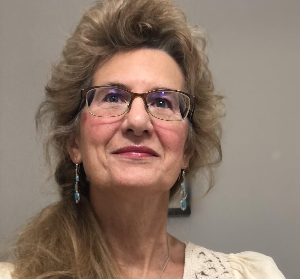 SUZANNE Organic Sheer Pressed Powder Makeup – SuzanneSomers.com