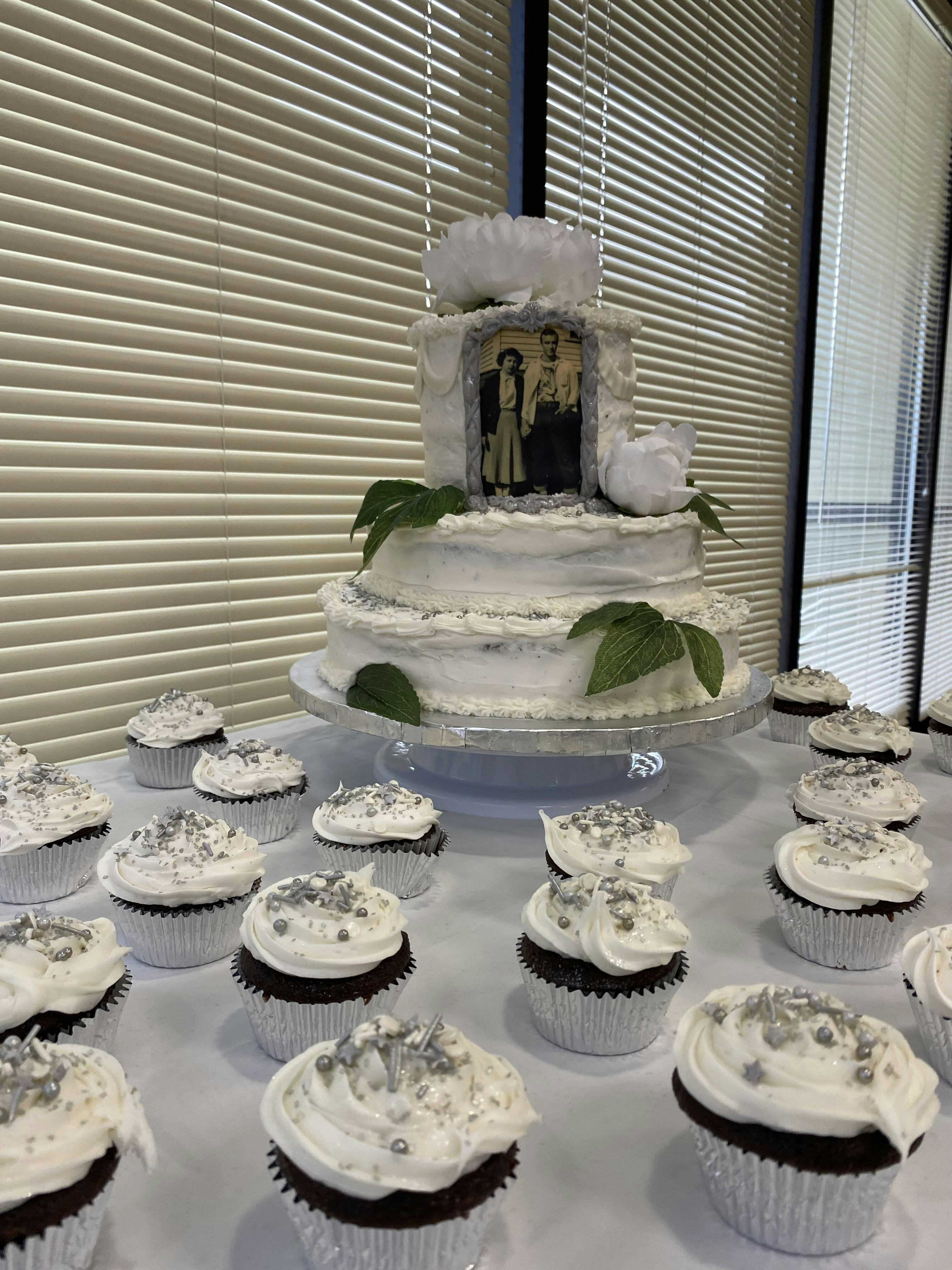 Frosting and Icing Sheets | Edible Images | Cakes, Cupcakes & More ...