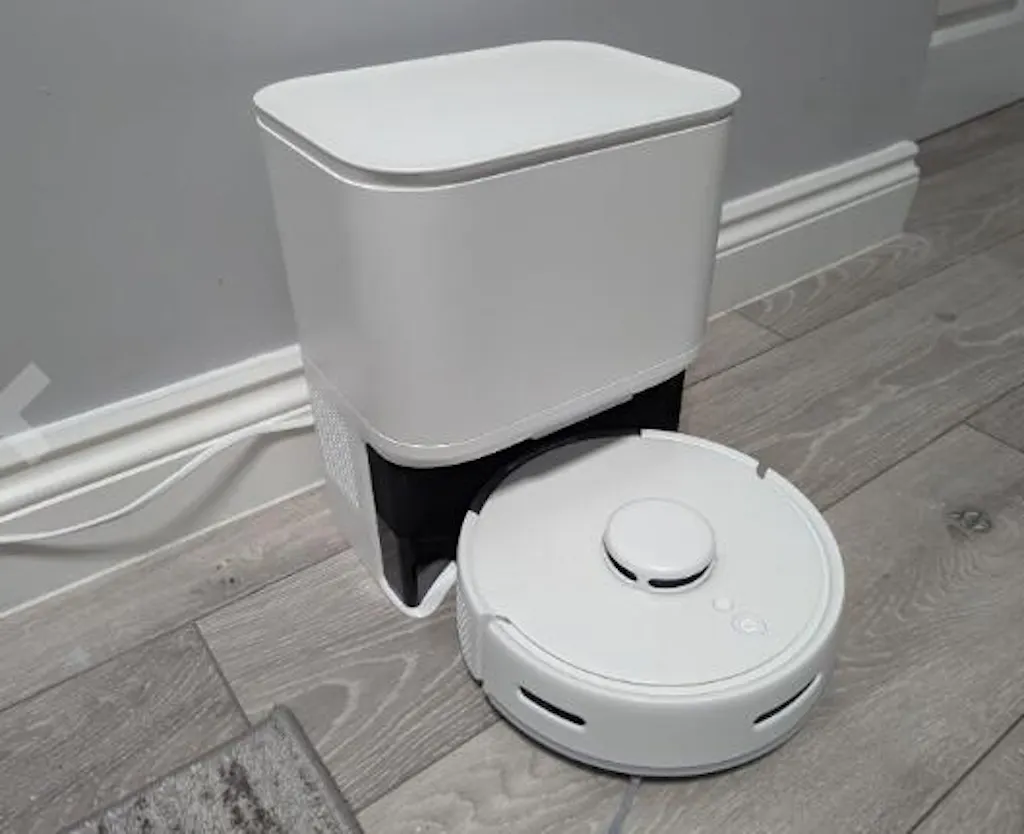 SwitchBot Mini Robot Vacuum K10+: Compact Cleaning Power | SwitchBot US