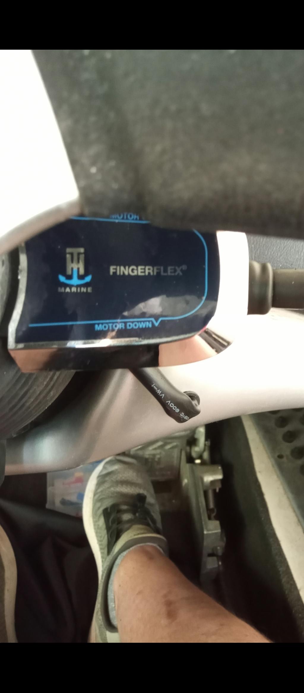 ATLAS™ FingerFlex Blinker Trim Control for Hydraulic Helms - T-H Marine ...