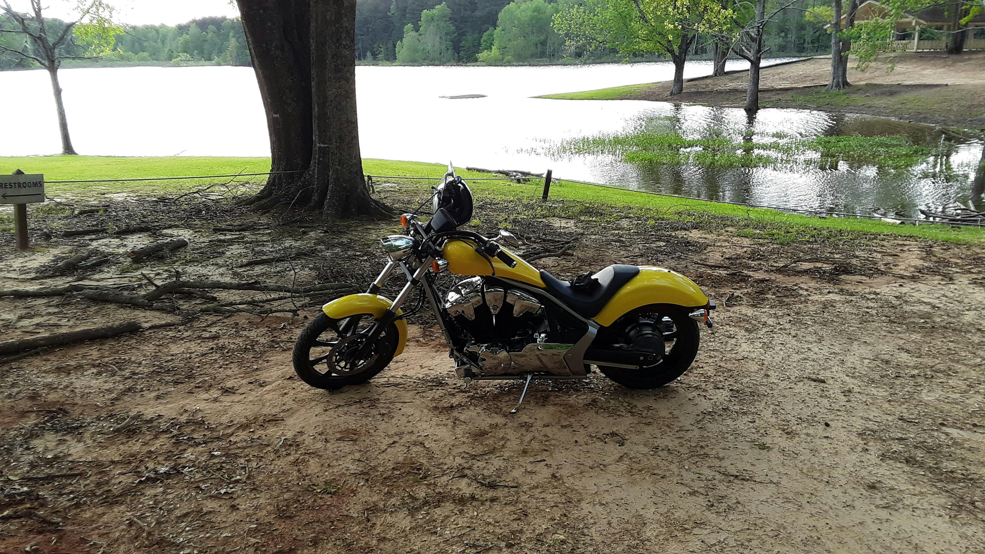 20 Series Vibration Dampening Motorcycle Phone Mount | Tackform