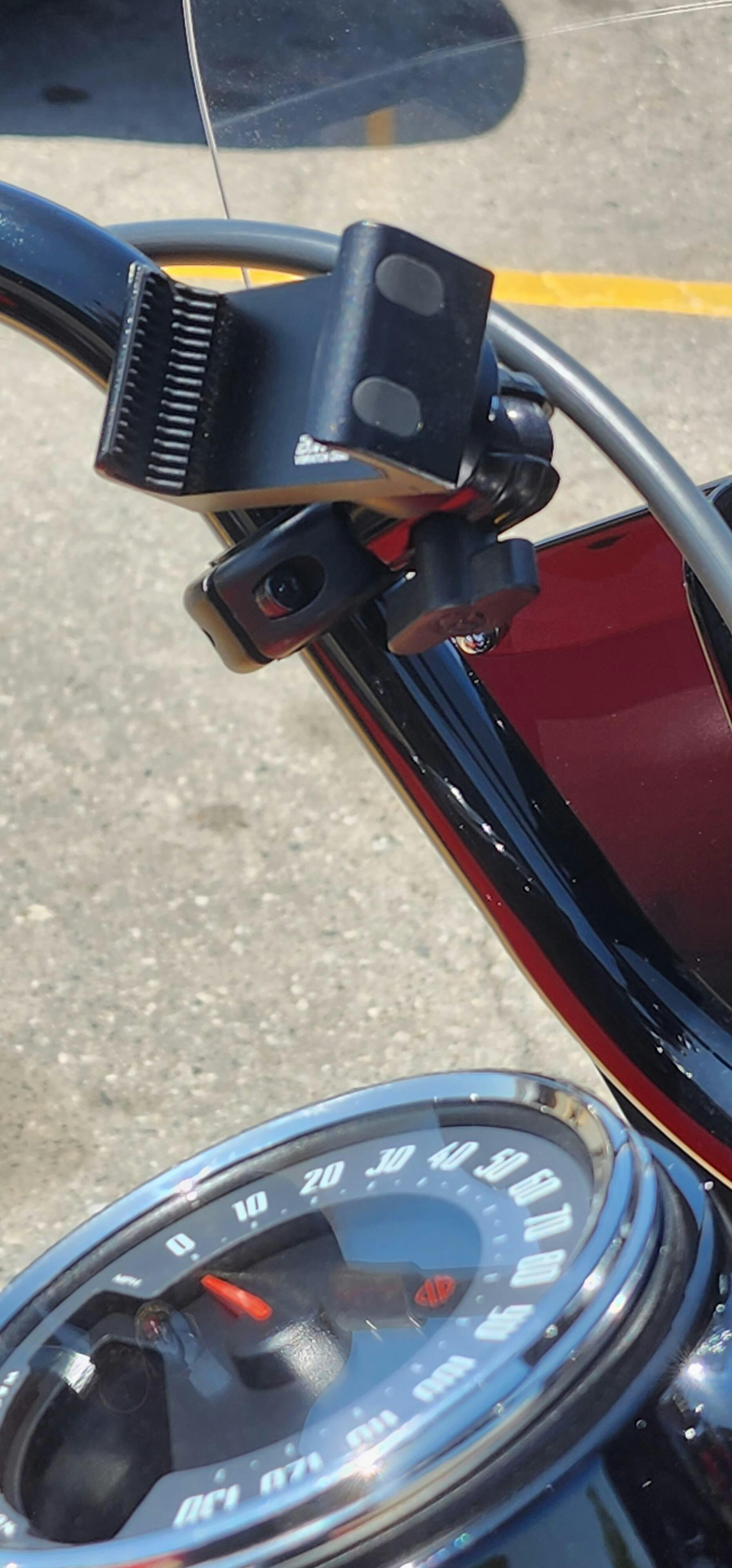 20 Series Vibration Dampening Motorcycle Phone Mount | Tackform
