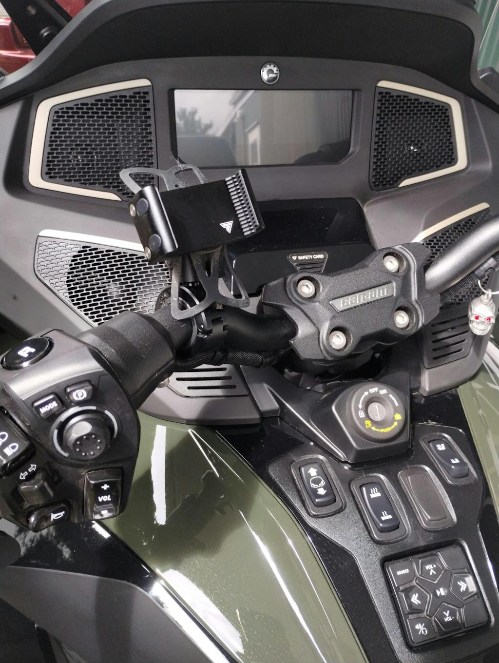 20 Series Vibration Dampening Motorcycle Phone Mount | Tackform