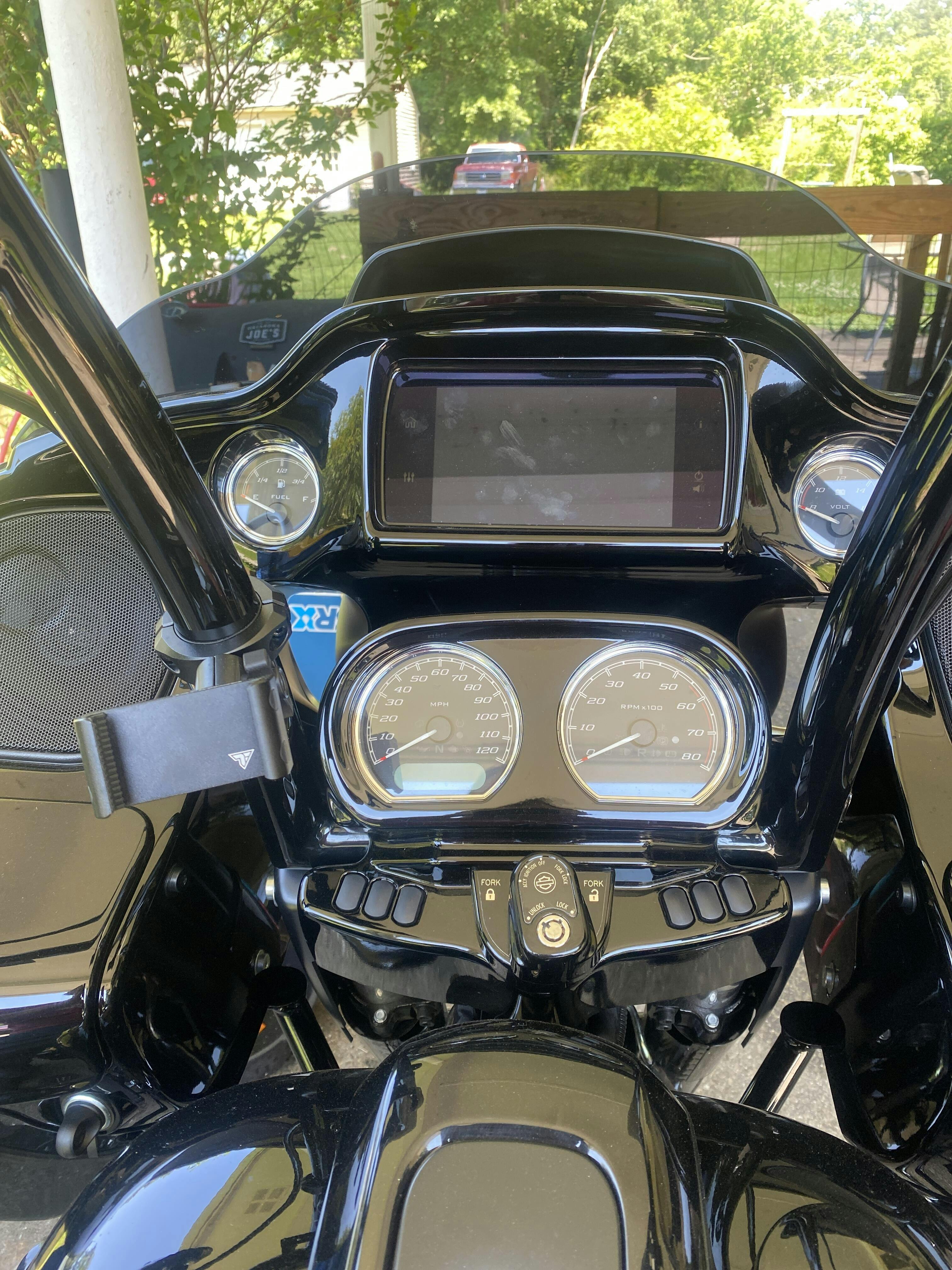 20 Series Vibration Dampening Motorcycle Phone Mount | Tackform