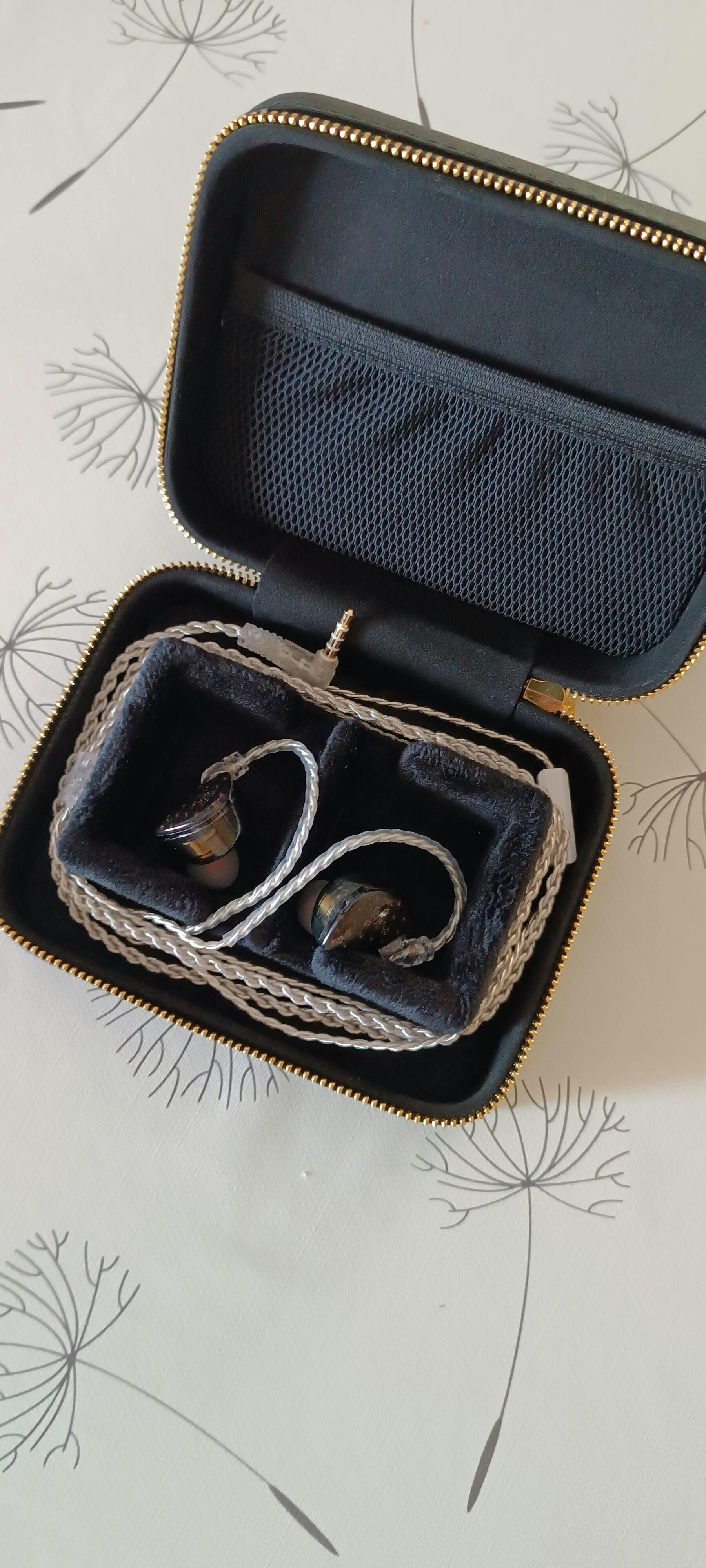 TANGZU Shangguan Wan'er In-Ear Jade Green Headphones