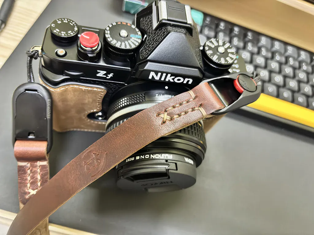 LEGACY classic wide x peak anchor camera strap – TAP & DYE