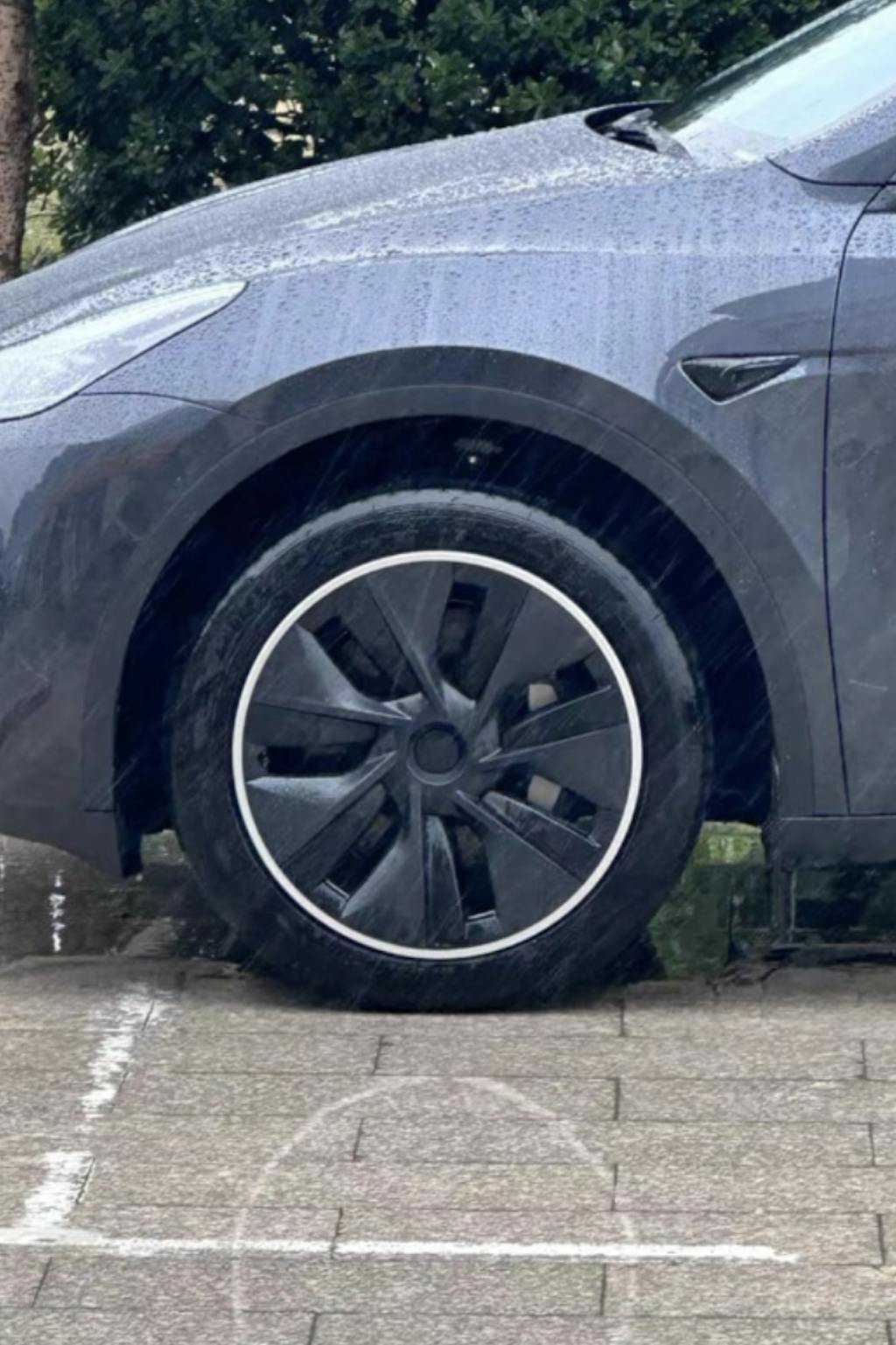 Aluminum Alloy Wheel Rim Protector for Tesla Model 3, Y, S & X – Hub