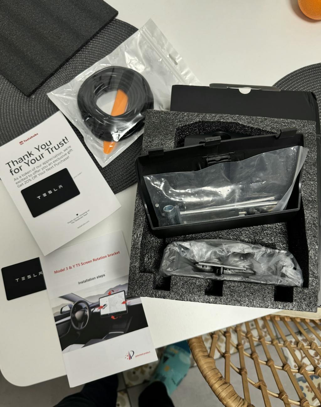 Tilting Screen Kit for Tesla Model 3 & Y – Hub