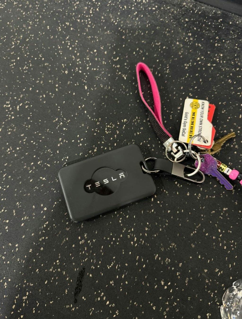 Card Case with Air Tag for Tesla Model S, 3, X, Y – Hub