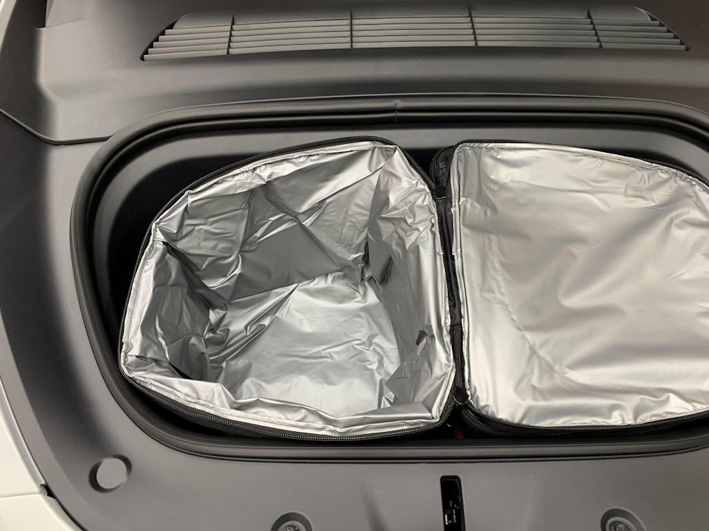 Model Y Frunk Cooler Food Bag - Tesloid Canada