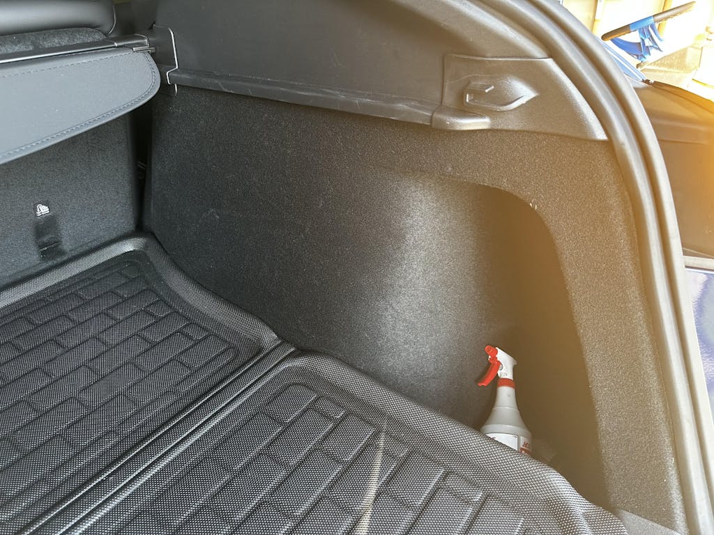 Model Y Cargo Screen - Retractable - Tesloid Canada