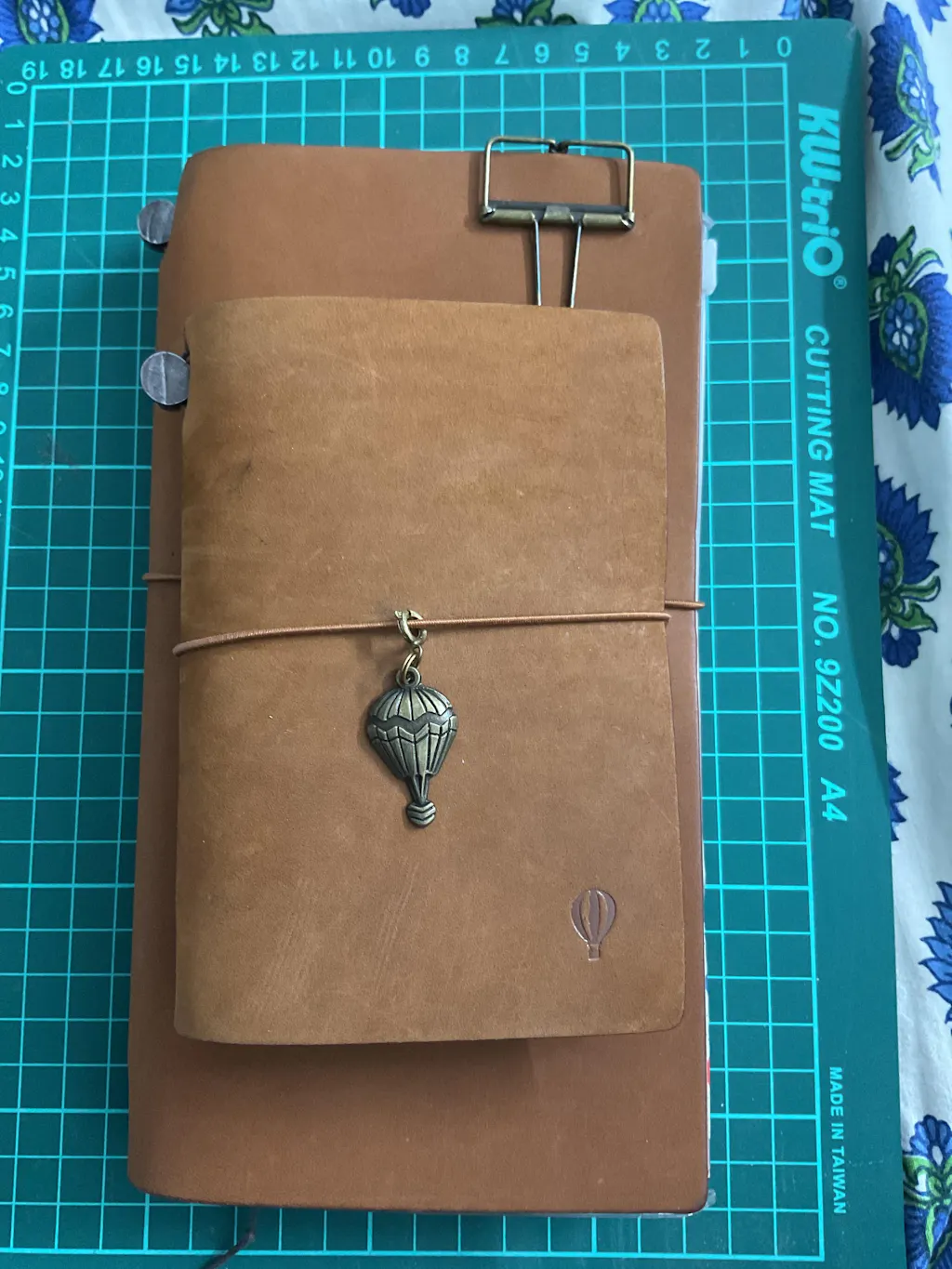 Metal Charms – The Black Canvas