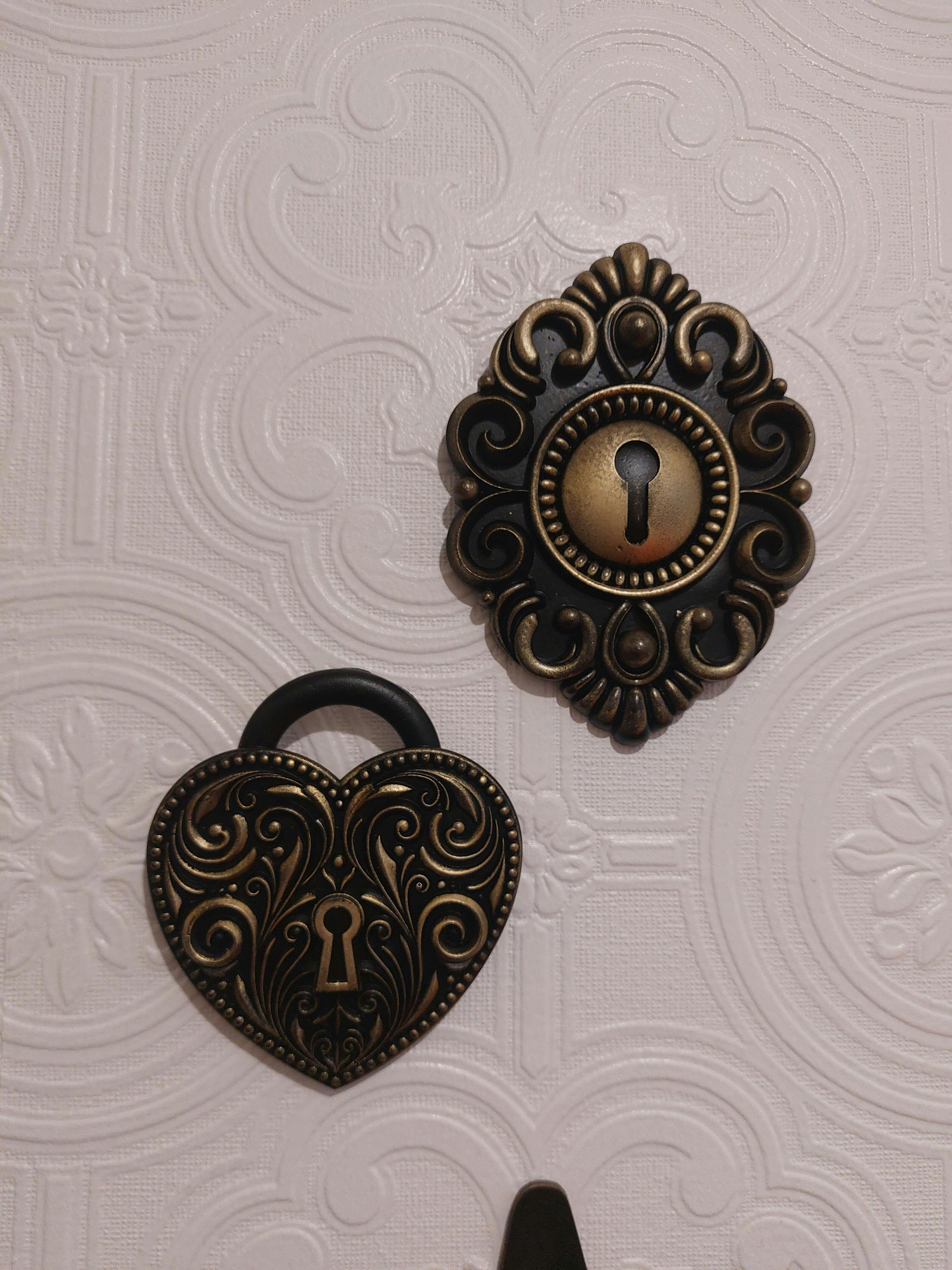 Heart Locket Wall Plaque – The Blackened Teeth Ltd