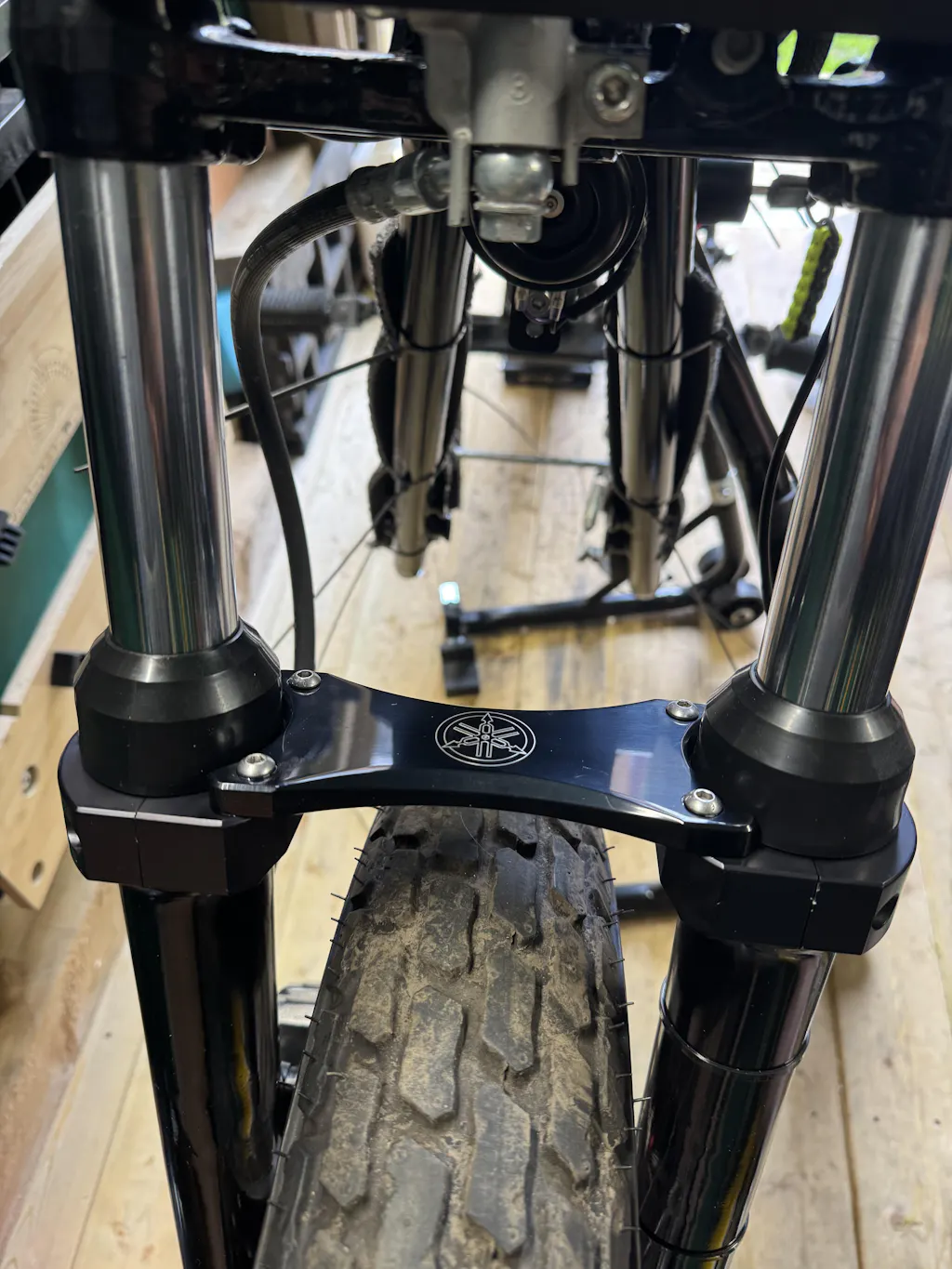 Yamaha XS650 Fork Brace – The British Fork Brace Company
