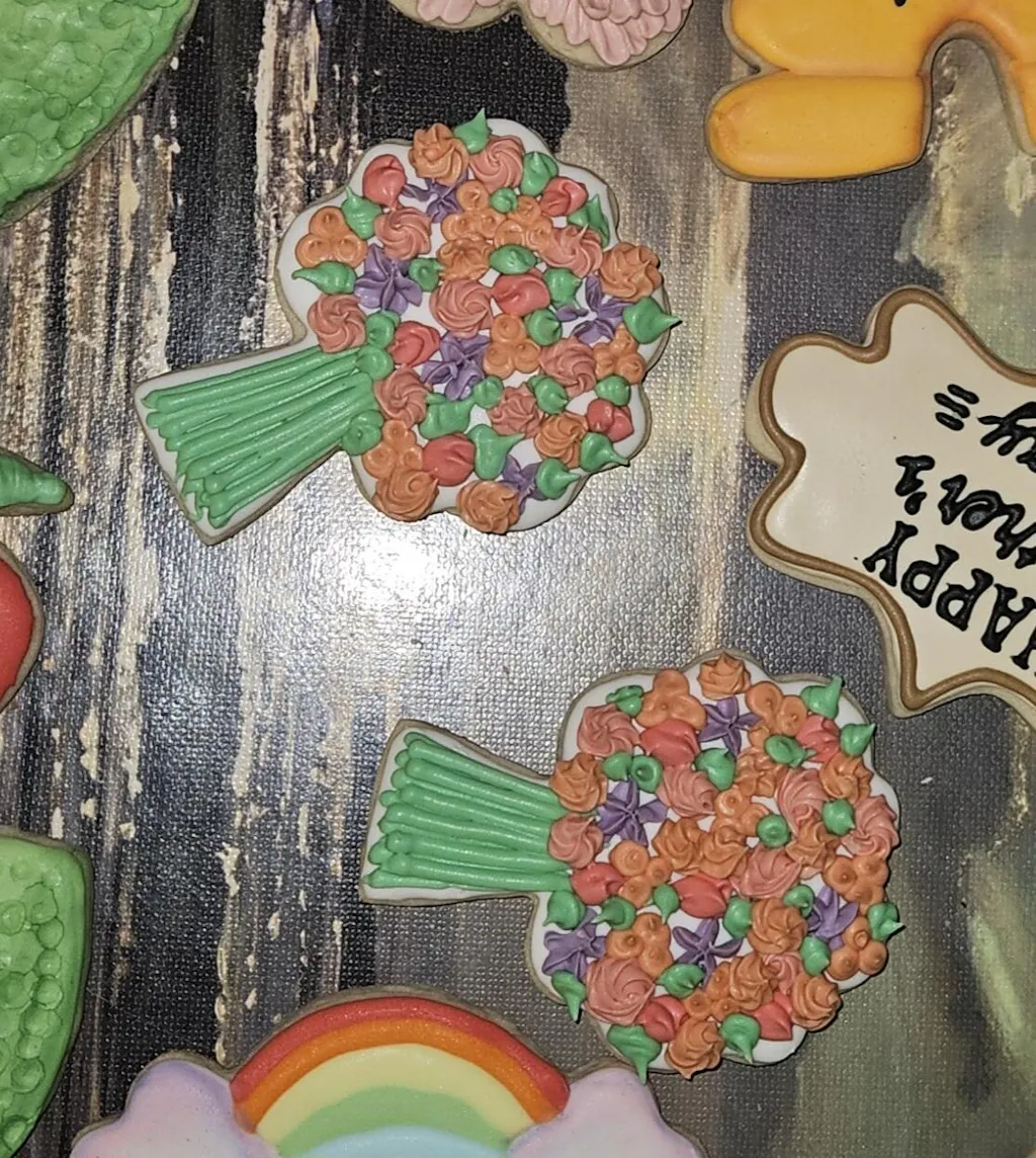 Apple Tree or Bouquet Cookie Cutter 3 5/8" — The Cookie Countess