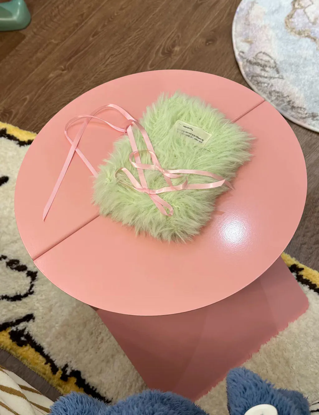 Pink Coffee Table – Modern Side Metal Table Magazine Rack – The Feelz