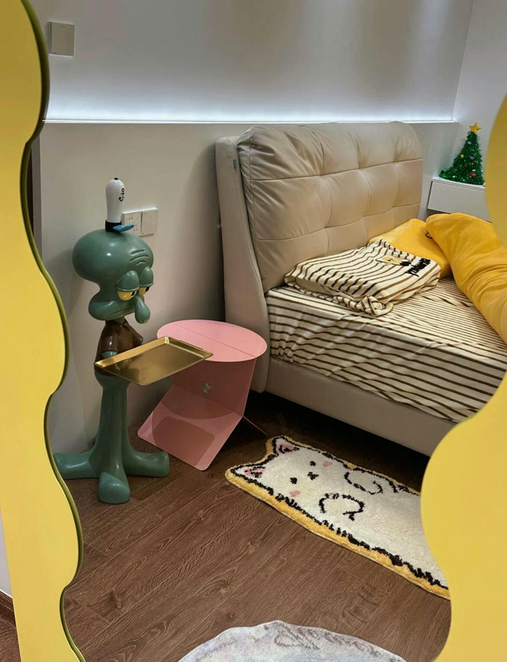 Pink Coffee Table - Dopamine Style Y2K Cream Bedside Table