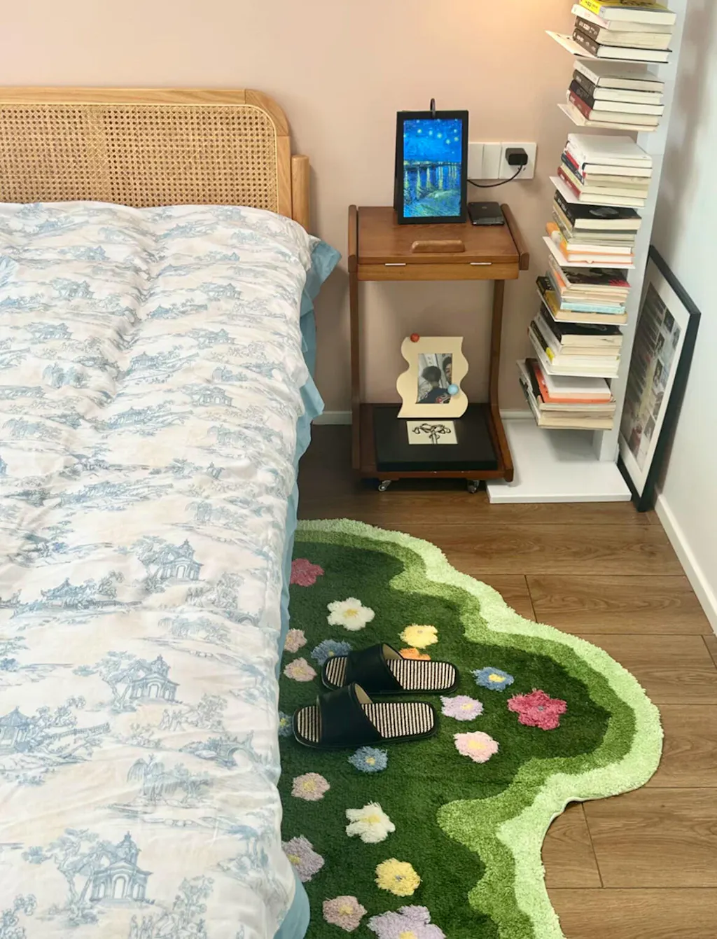 Green Floral Bedroom Rug | Moss Flower Rug for Living Room – The Feelz