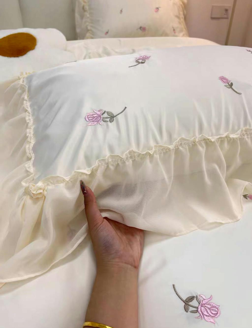 Soft Coquette Rose Bedding Set - Ruffle Floral Duvet Cover – The Feelz