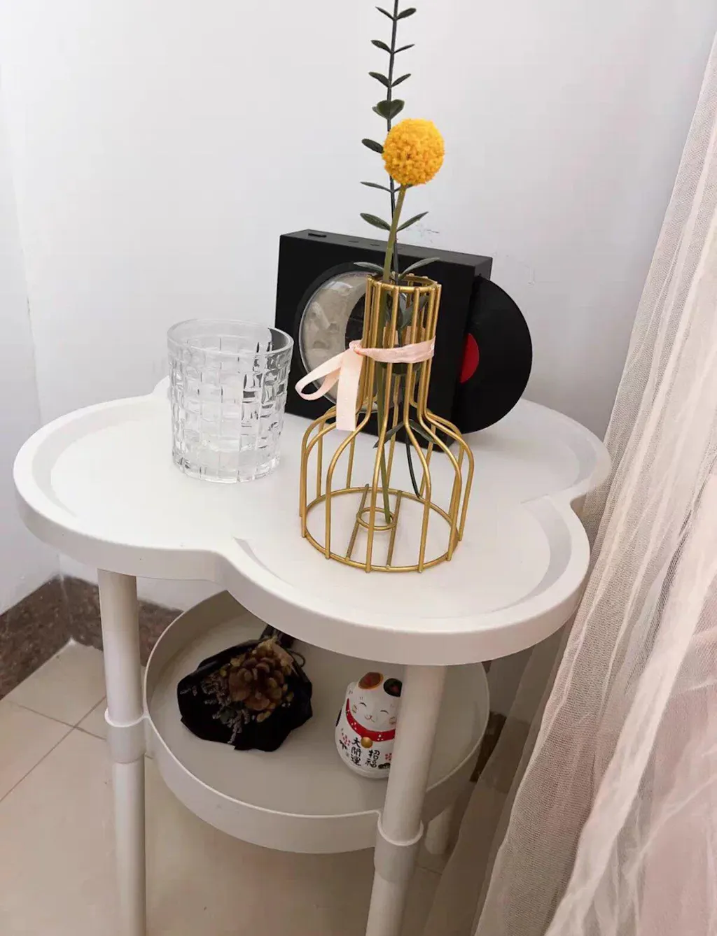 Four-Leaf Clover Coffee Table – Cream Style Minimalist Design – The Feelz