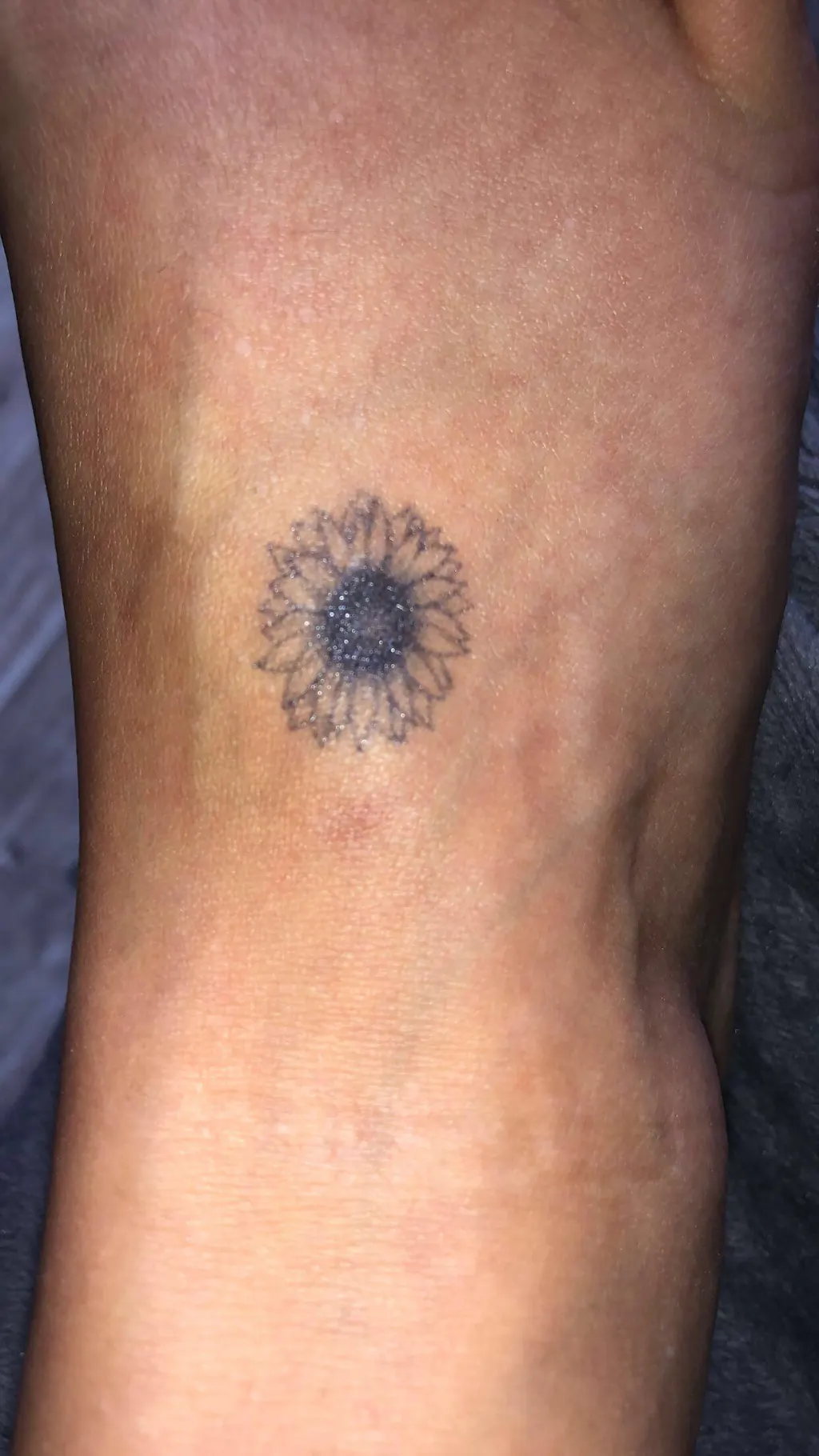 Tatouage Tournesol Discretnull