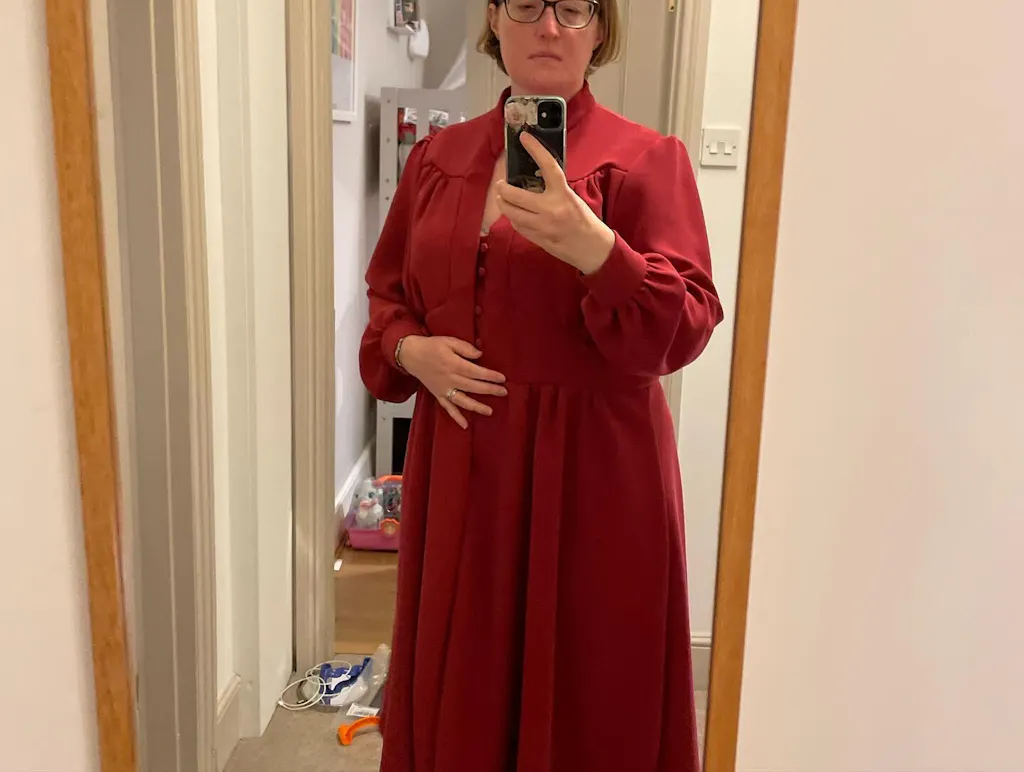 Vogue Dress V9076 – The Fold Line