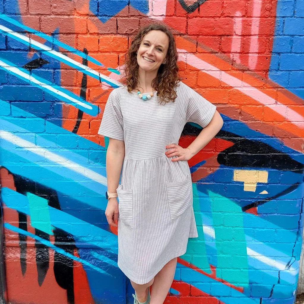 Style Arc Lacey Dress – The Fold Line
