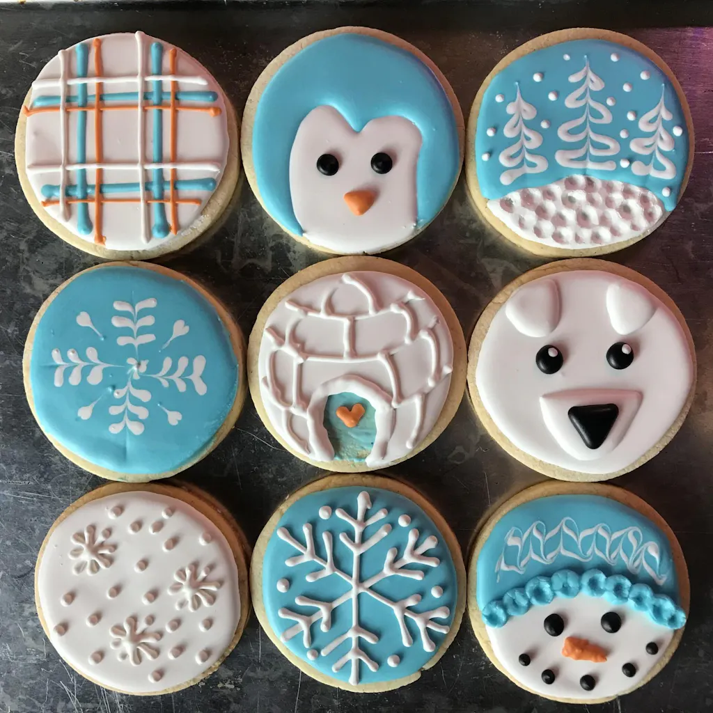 Beginner Winter Online Cookie Decorating Class – The Graceful Baker Shop