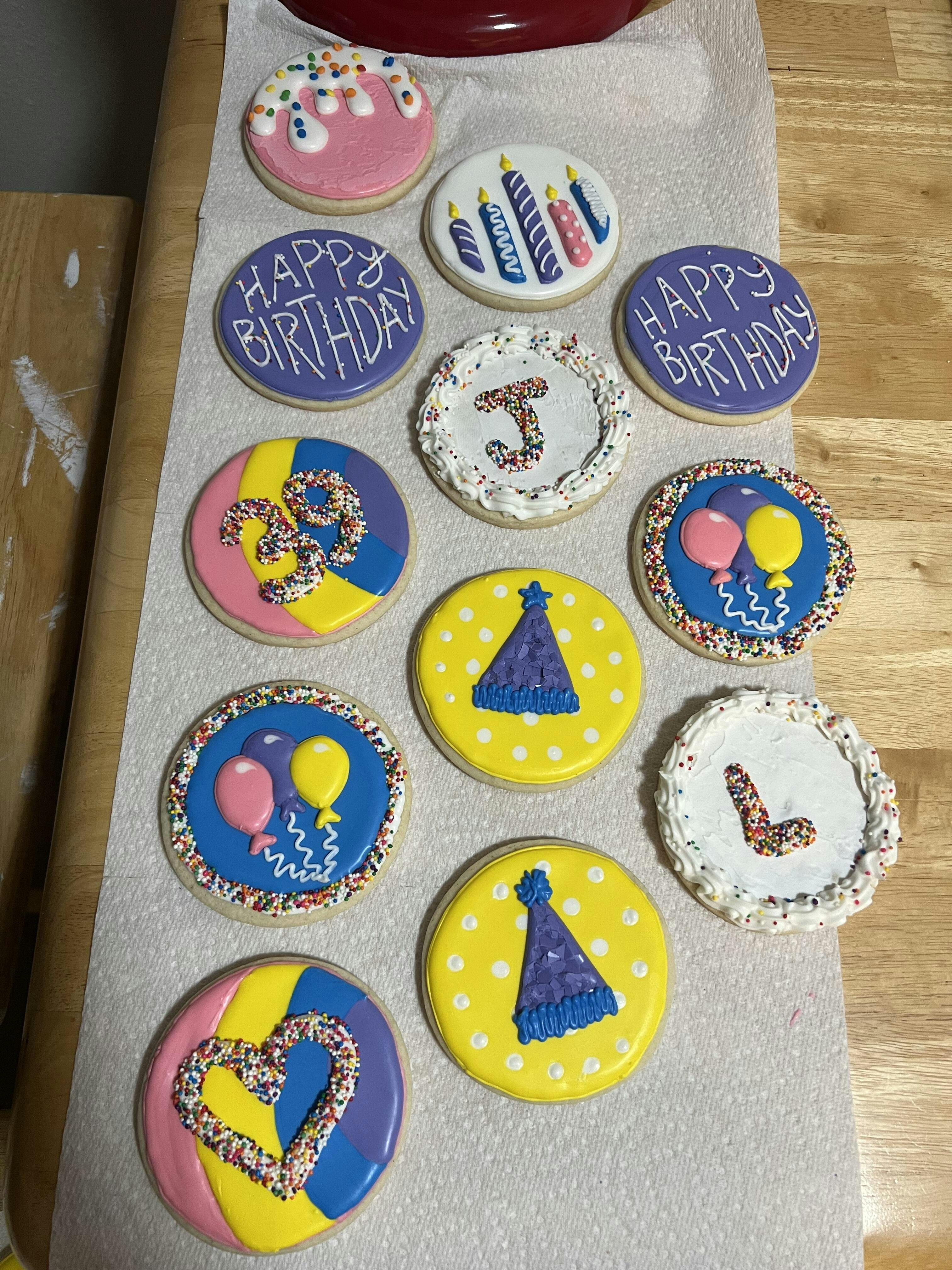 Classic Christmas Cookie Decorating Class – The Graceful Baker Shop