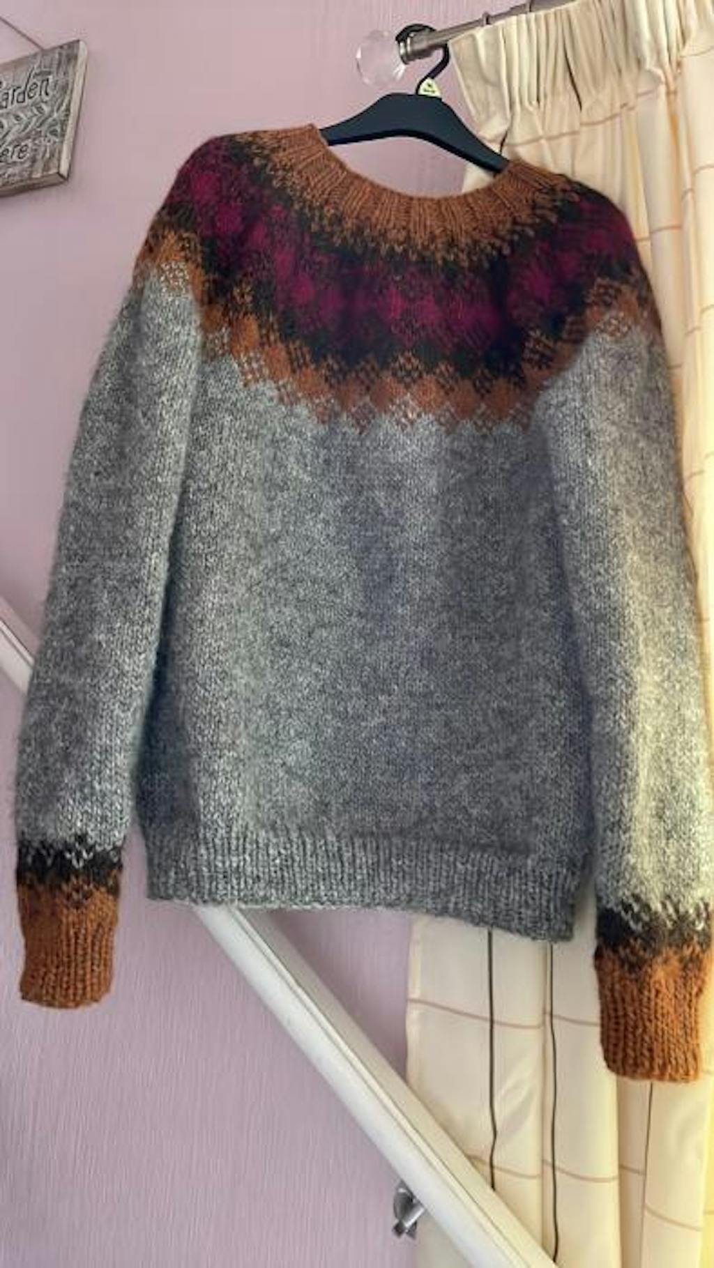 Light Grey Wool Sweater Kit - Finnish Snowflake Hiutaleneule Design