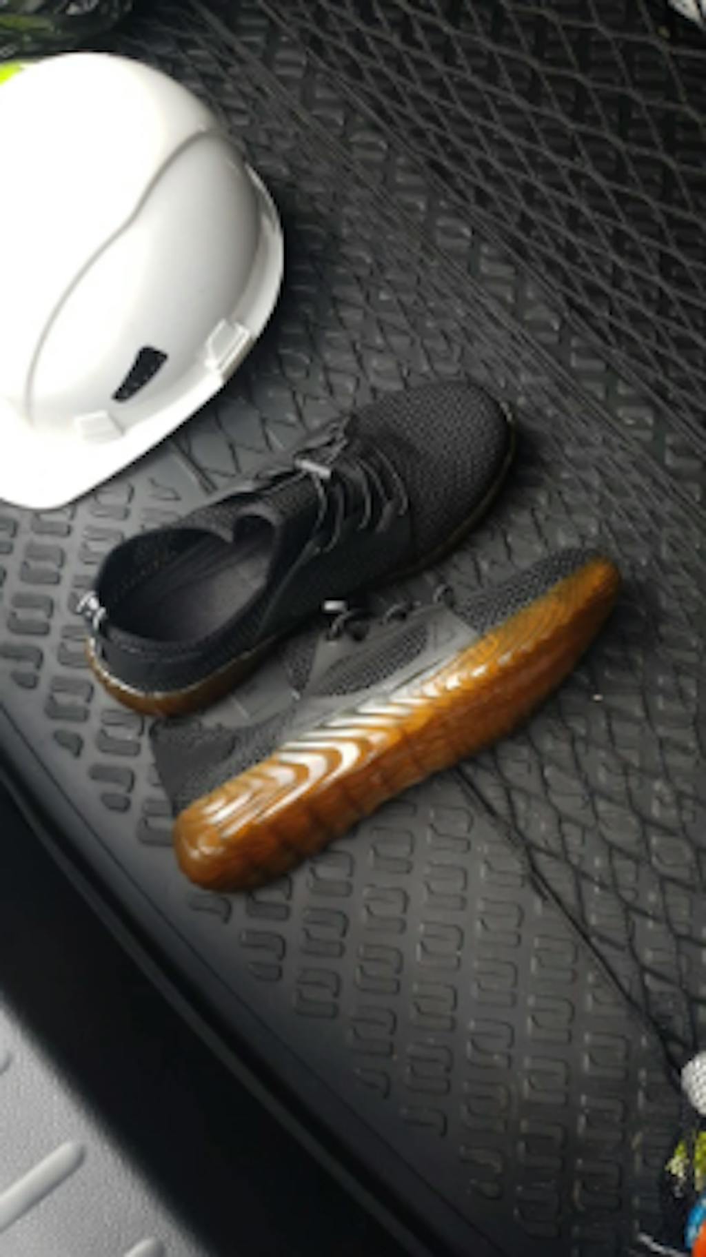 Women's Defender | The Invincible Shoe