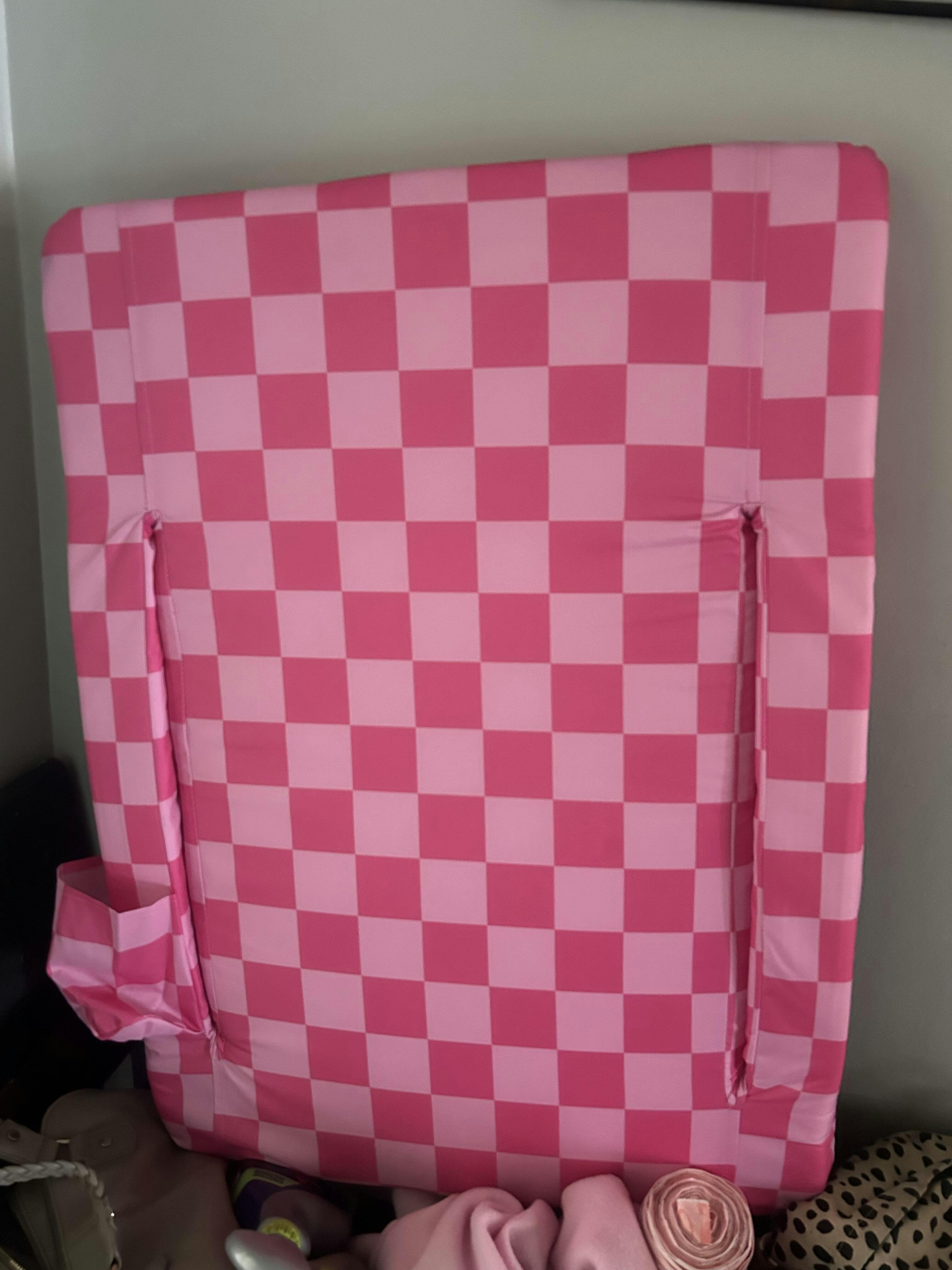 Pink Checkerboard 23" Stadium Seat with Armrests – The Last Stag