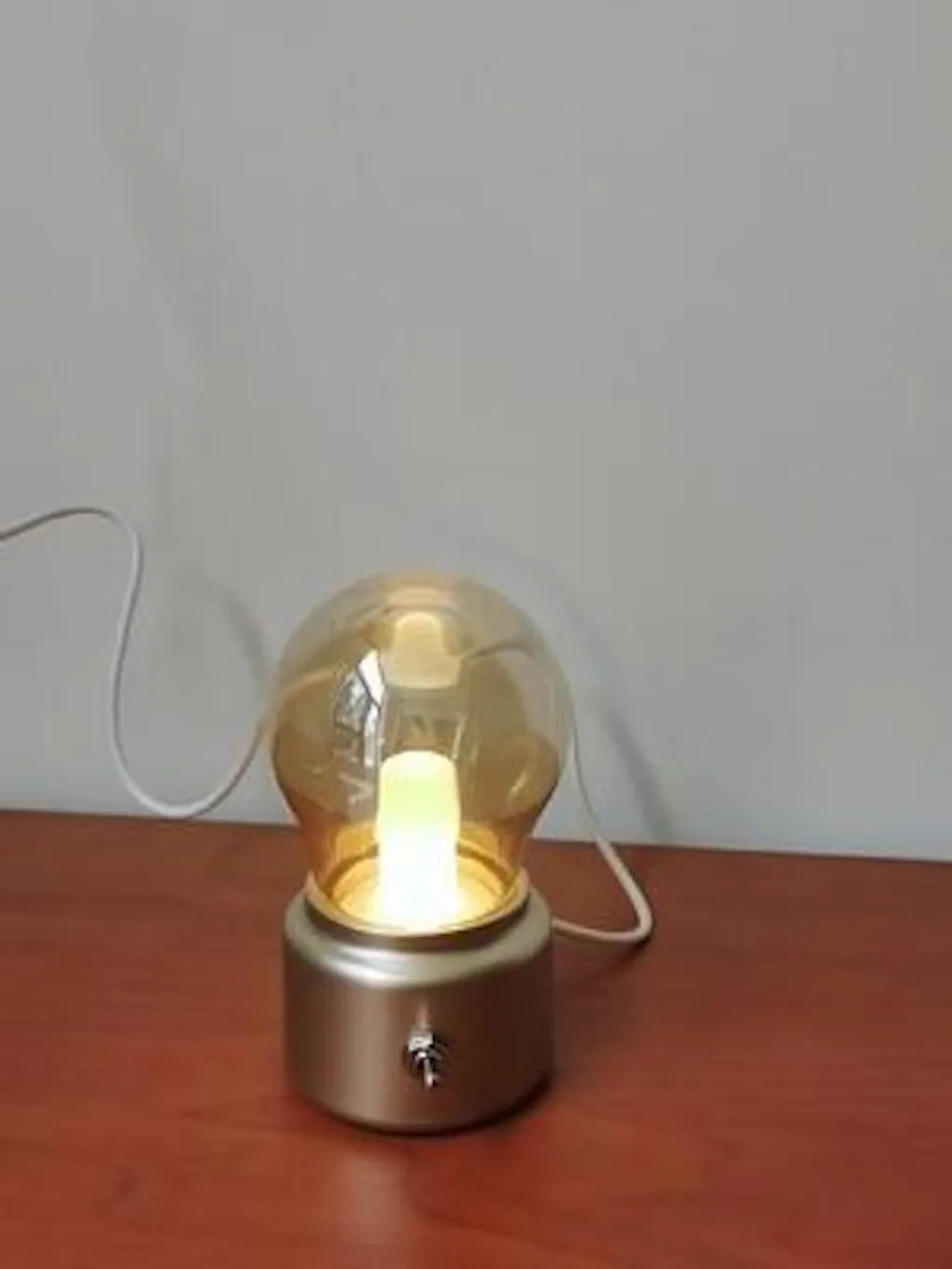 Retro Mini Light Bulb Desk Lamp | The Other Aesthetic