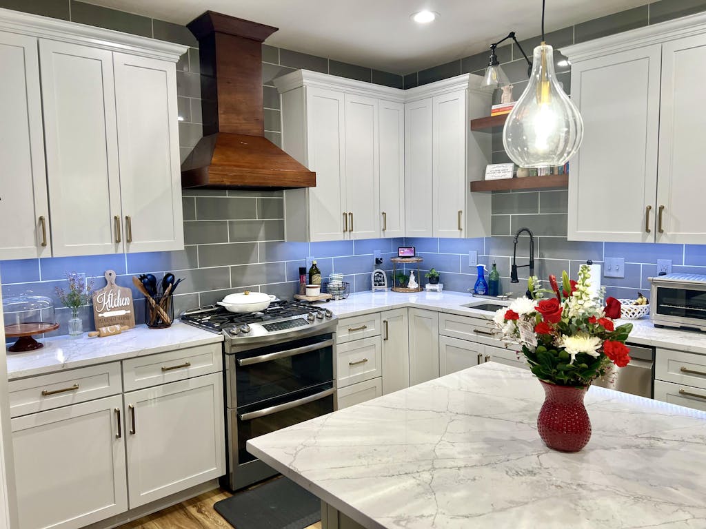 ZLINE Wooden Range Hood in Cottage White (KBTT)