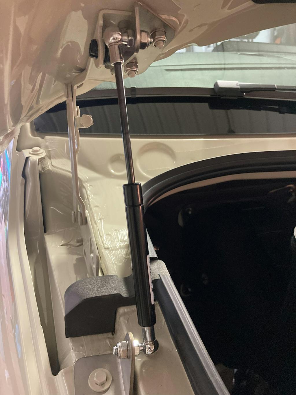 Sprinter Hydraulic Hood Strut Kit