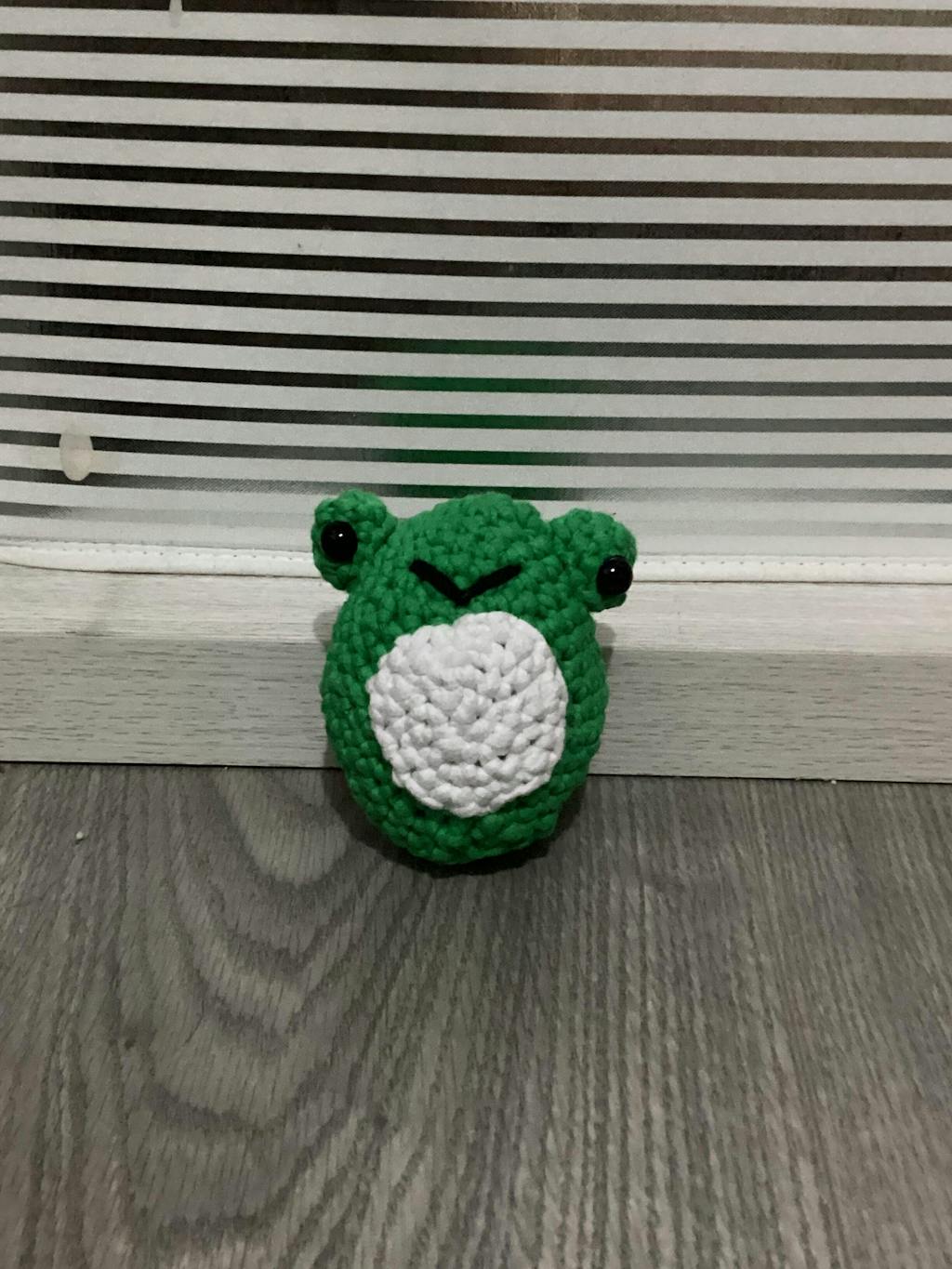 Frog Crochet Kit | Learn to Crochet with The Woobles