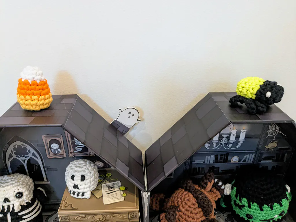 Eerie-sistibly Woobly Haunted House Box | The Woobles
